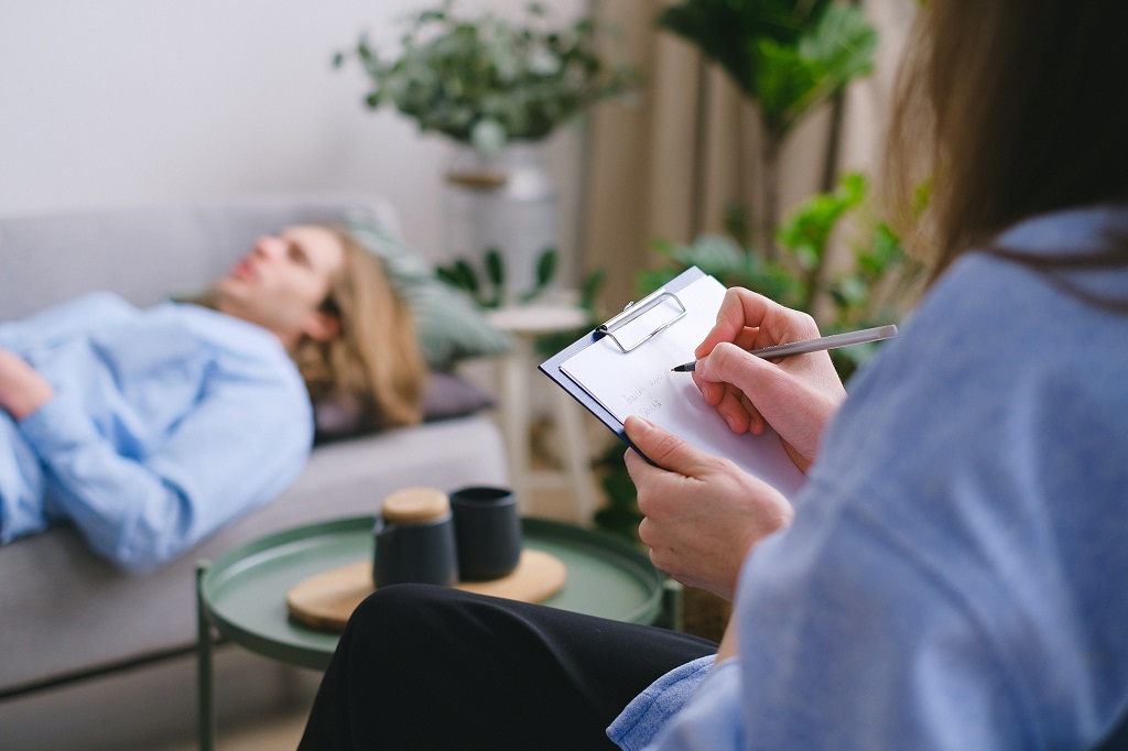 Hipnose o que é, como funciona e para que serve a técnica