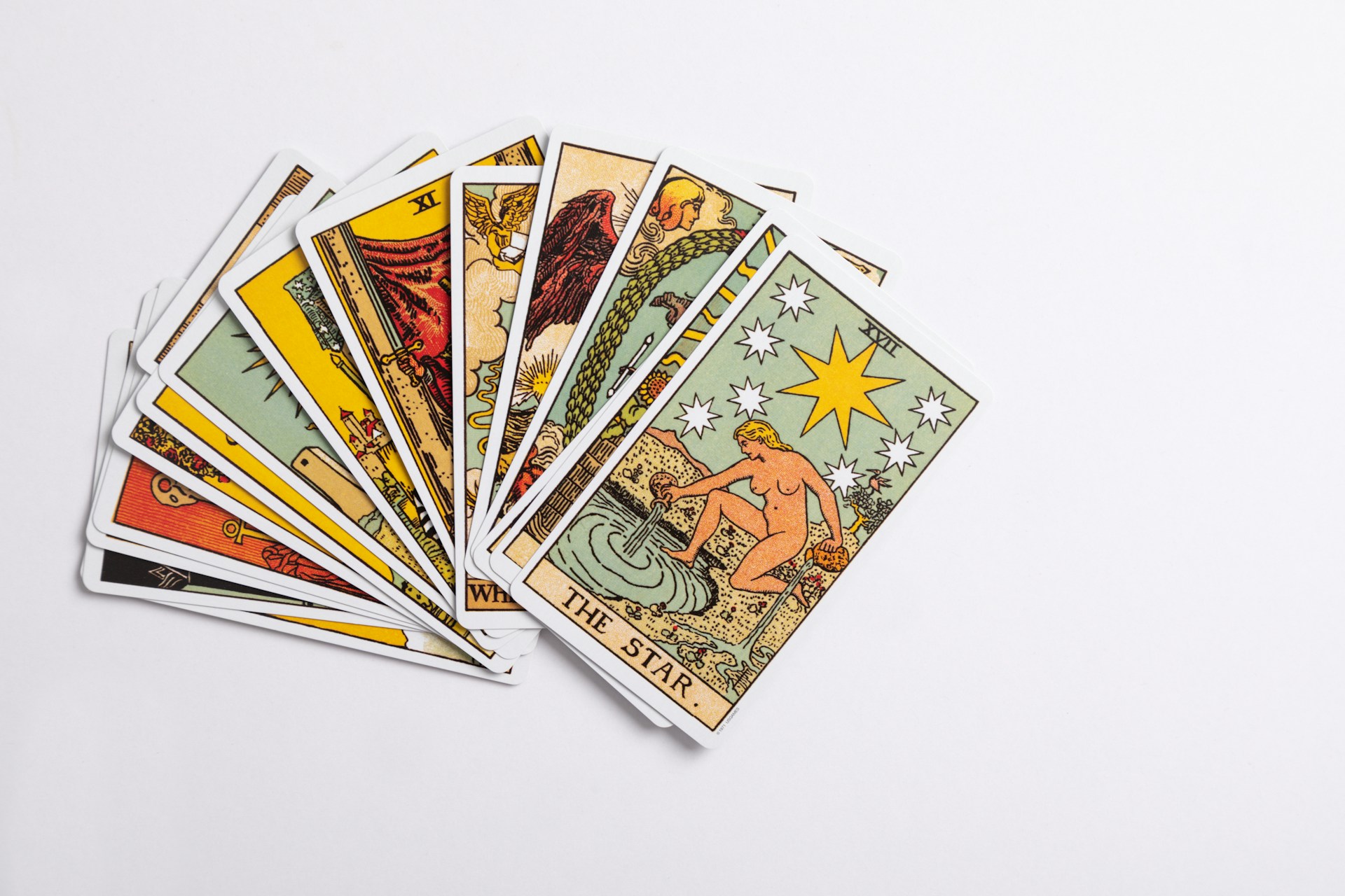 Como jogar Tarot: leia previsões e orientações quando quiser | Personare